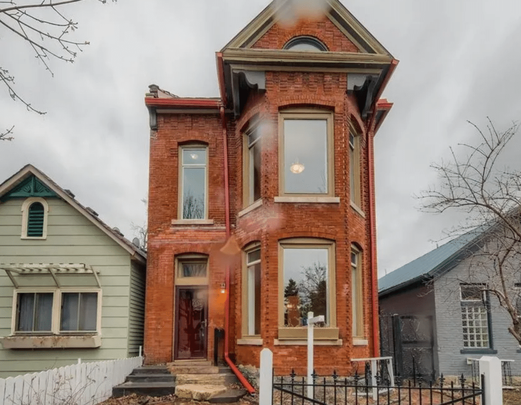 SOLD! Circa 1888 Renovated Victorian Townhouse in MN - OLD HOUSE CALLING